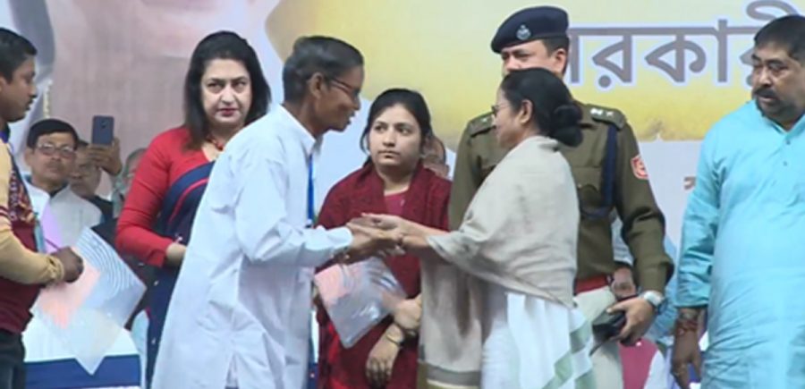 Bangla CM launches Krishak Bandhu scheme – All India Trinamool Congress